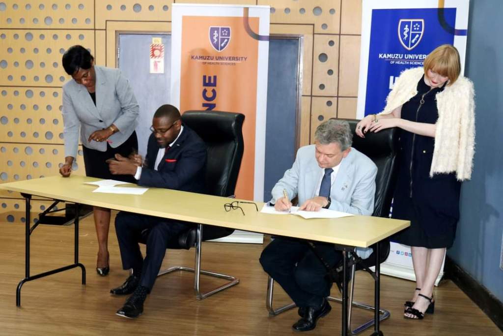 University of Glasgow Vice-Chancellor visits Kamuzu University of ...